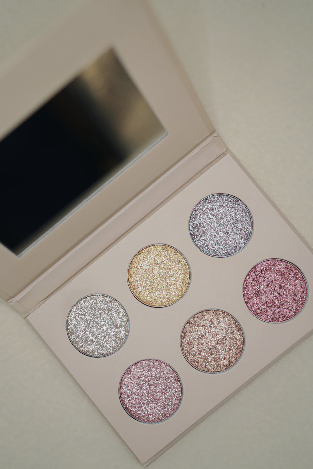 Diamond Dust Eyeshadow Palette | Aura Beauty